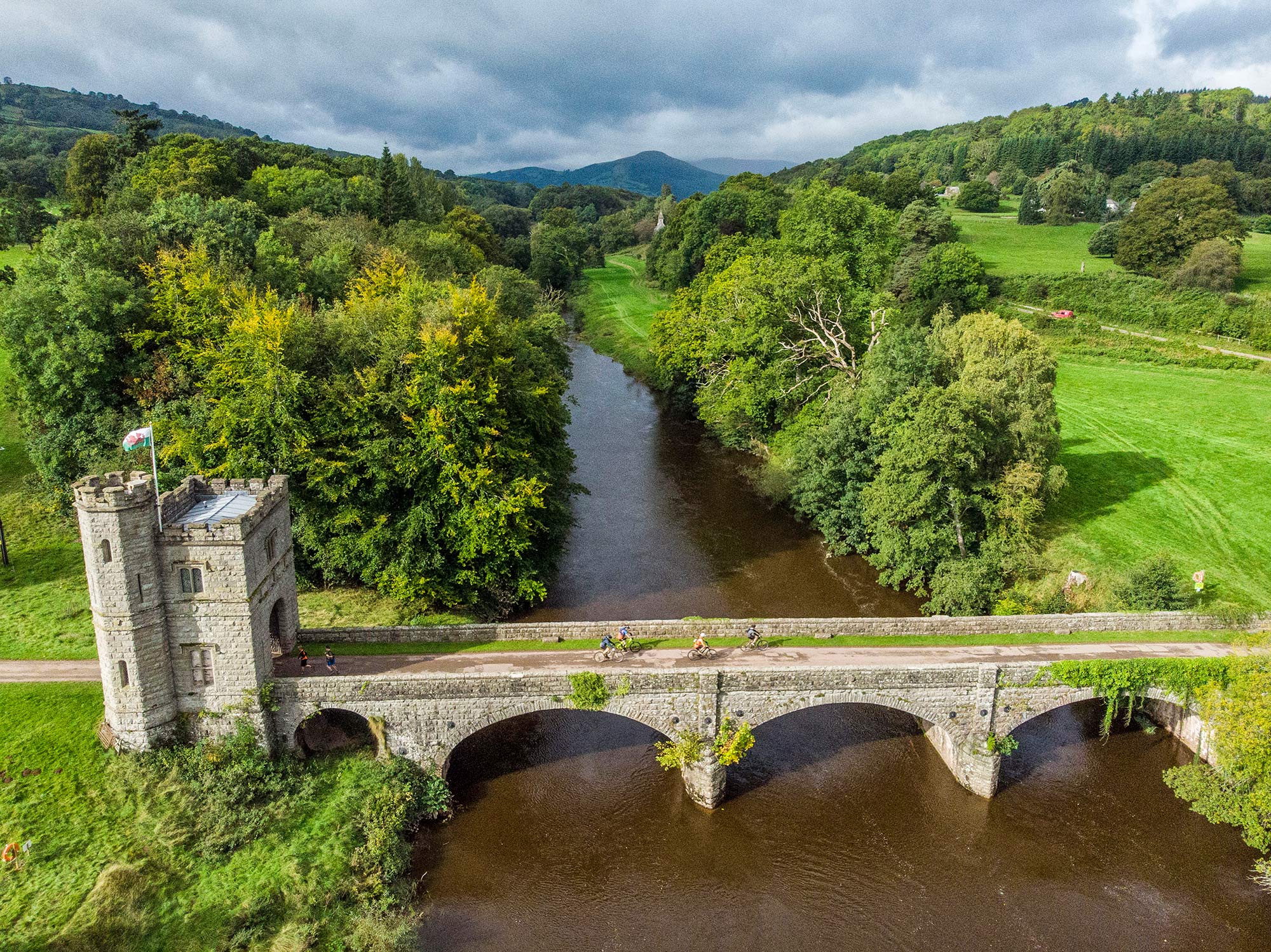 Brecon Beacons Caravan Park - Stay in Crickhowell
